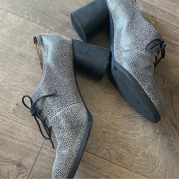 Camper | Shoes | Camper Gray Black Leather Heeled Booties Size 9 | Poshmark